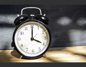 ¿Qué significan AM y PM? | Concepto y Ejemplos